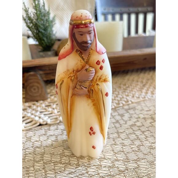 Fenton | Art | Vintage Fenton Glass Nativity One Of Wise Men Hand ...